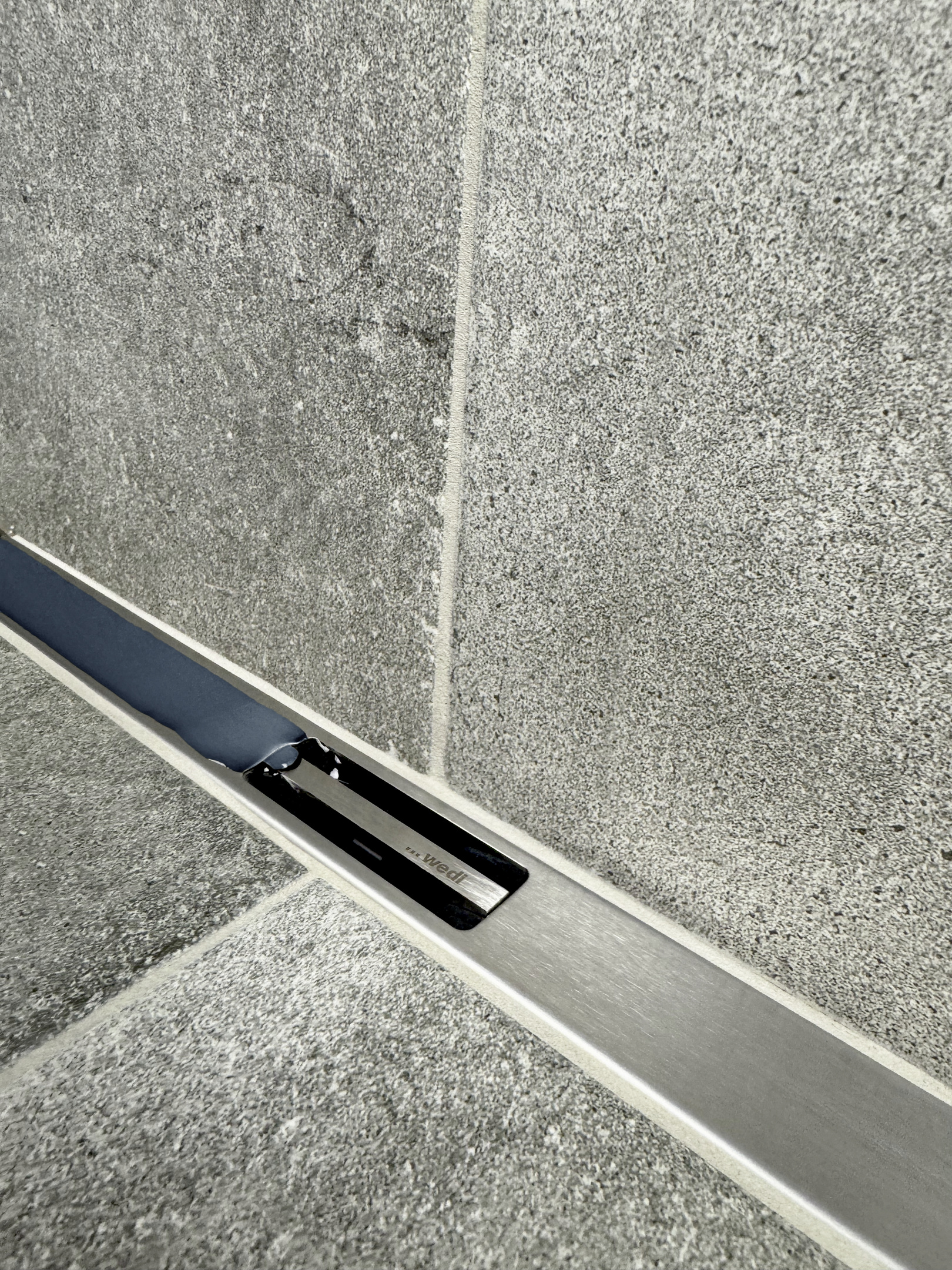 wedi Fundo Flex - Shower drain with adjustable linear drainage