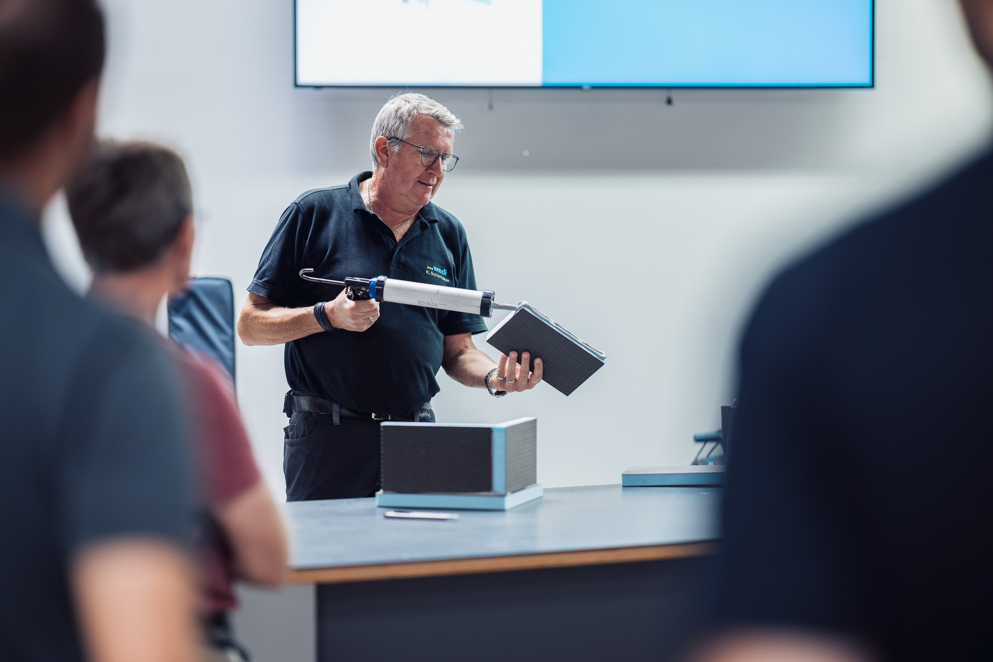 wedi 610 Kleb- und Dichtstoff für Stoßabdichtungen der wedi Bauplatten